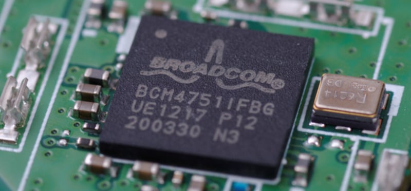 Broadcom anuncia su chip de comunicaciones de 25.6 Tb/s fabricado a 7 ...