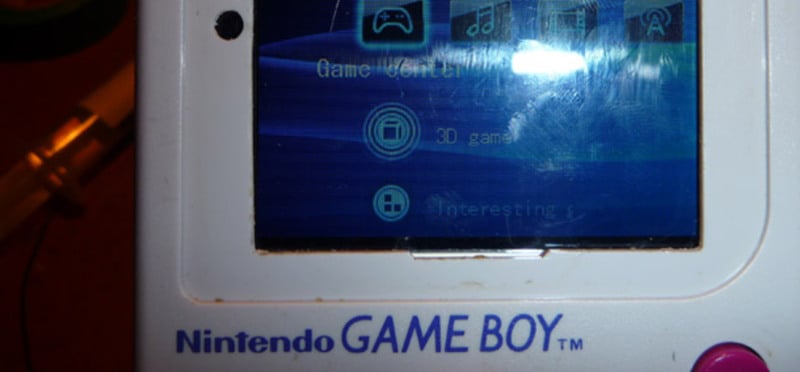 Gameboo, una Game Boy tuneada partiendo de una consola portátil Dingoo ...